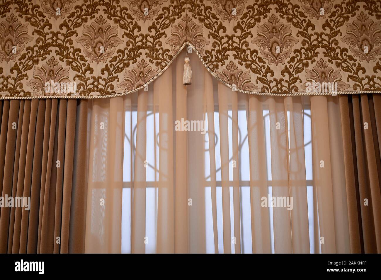 Heavy curtains hi-res stock photography and images - Alamy