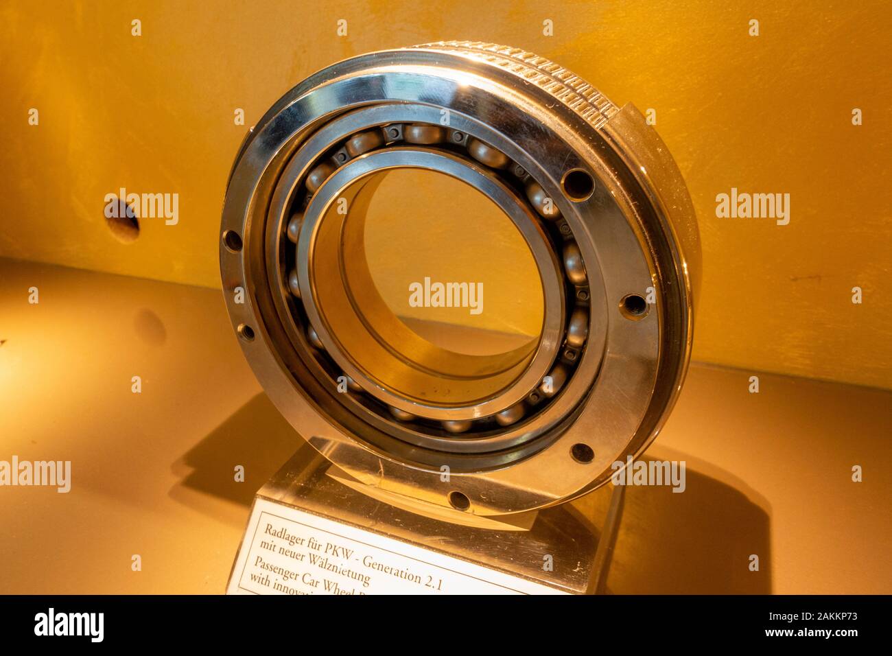 Split roller bearing hi-res stock photography and images - Alamy