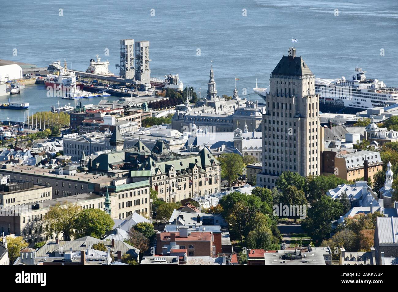 Observatoire de la capitale quebec hi-res stock photography and images ...