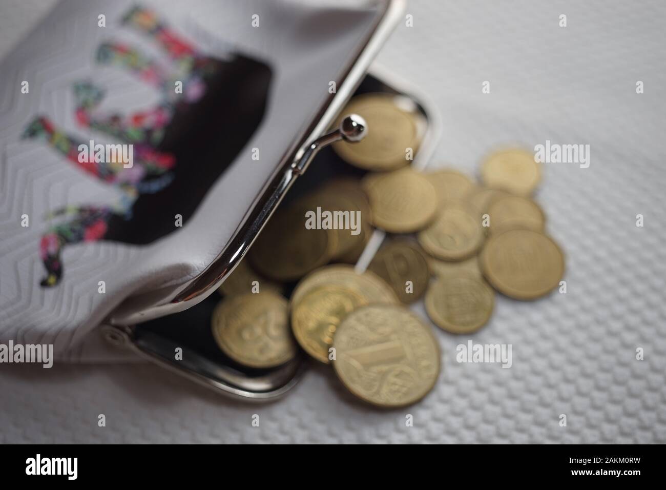 Golden purse hi-res stock photography and images - Alamy