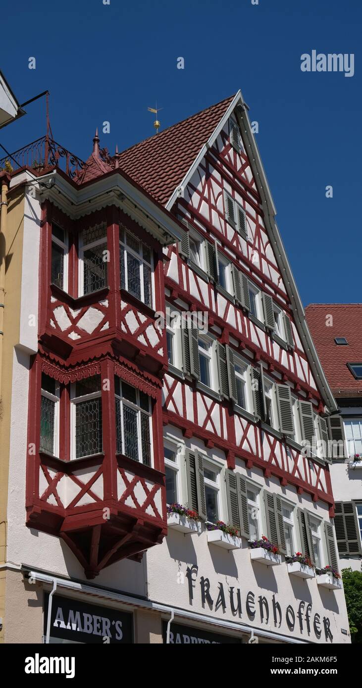 Oriel windows hi-res stock photography and images - Alamy