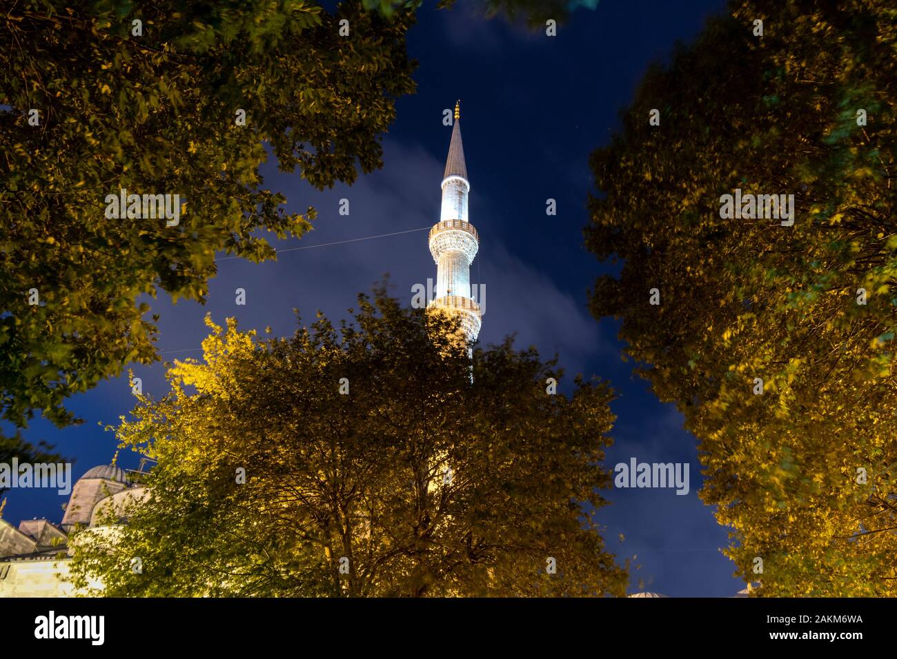 Mosque single minaret tower hi-res stock photography and images - Alamy