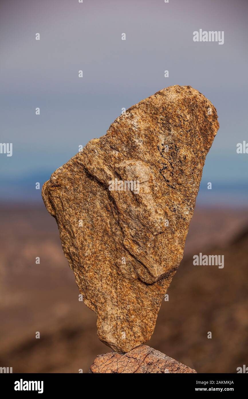 Balancing Rocks, Ryan Mountain, Joshua Tree National Park Stock Photo ...