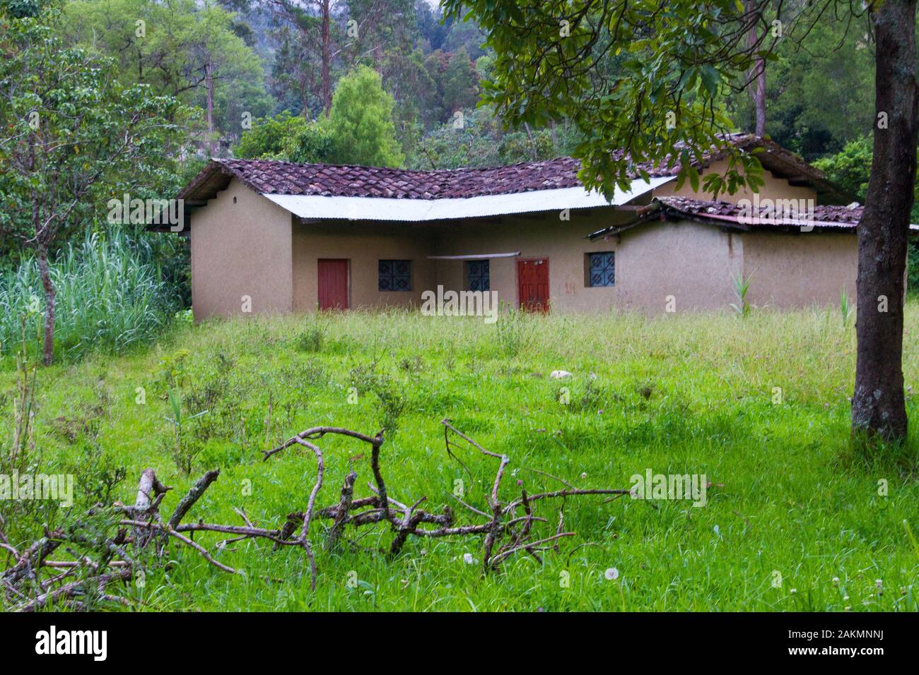Peru mud house not adobe hi-res stock photography and images - Alamy