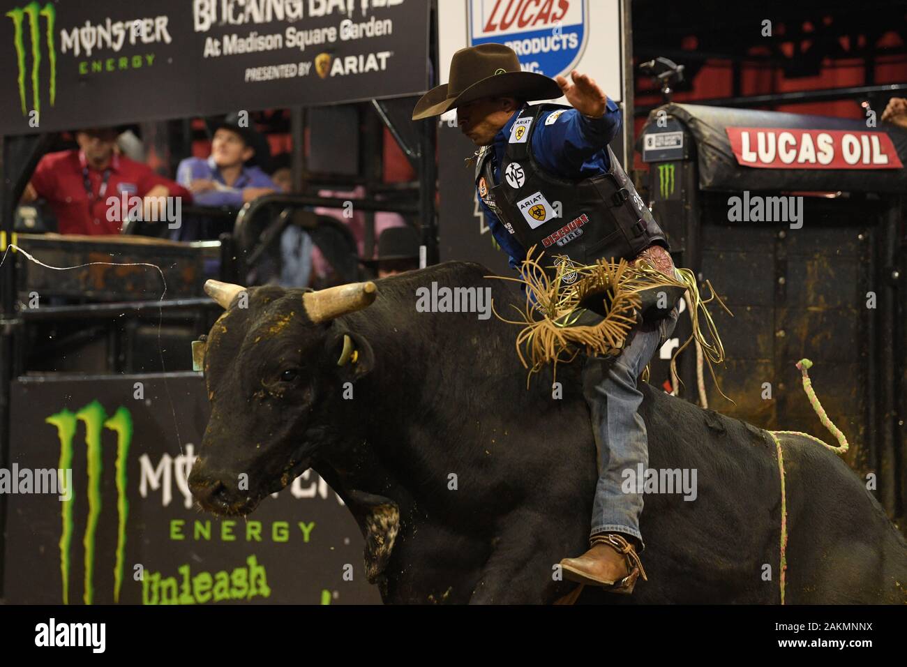Rodeo action shots hi-res stock photography and images - Alamy