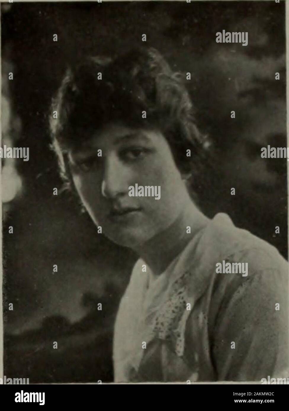 Elizabeth Winthrop High Resolution Stock Photography and Images - Alamy