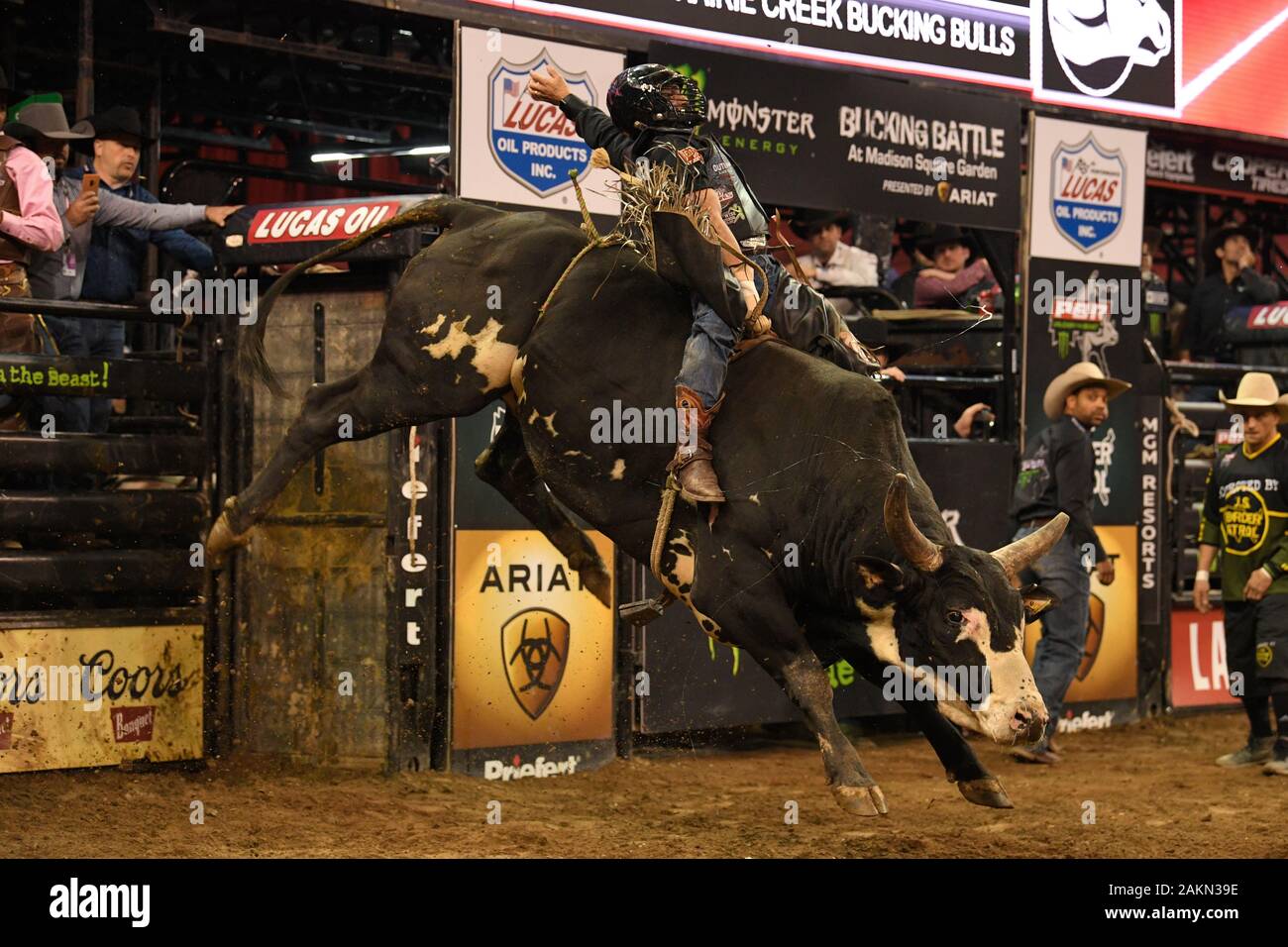 NEW YORK, NY - JANUARY 05: Rubens Barbosa rides Joker during the ...