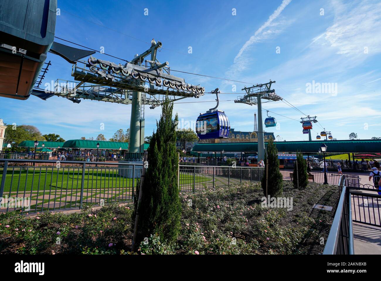 Walt Disney World Skyliner Transportation Gondola lift transports ...