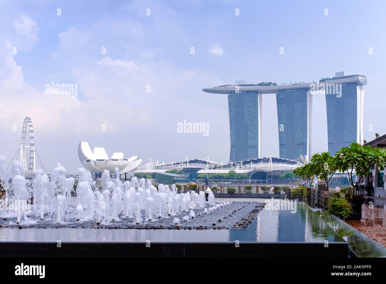 Singapore-14 DEC 2017: Singapore marina bay view from water feature ...