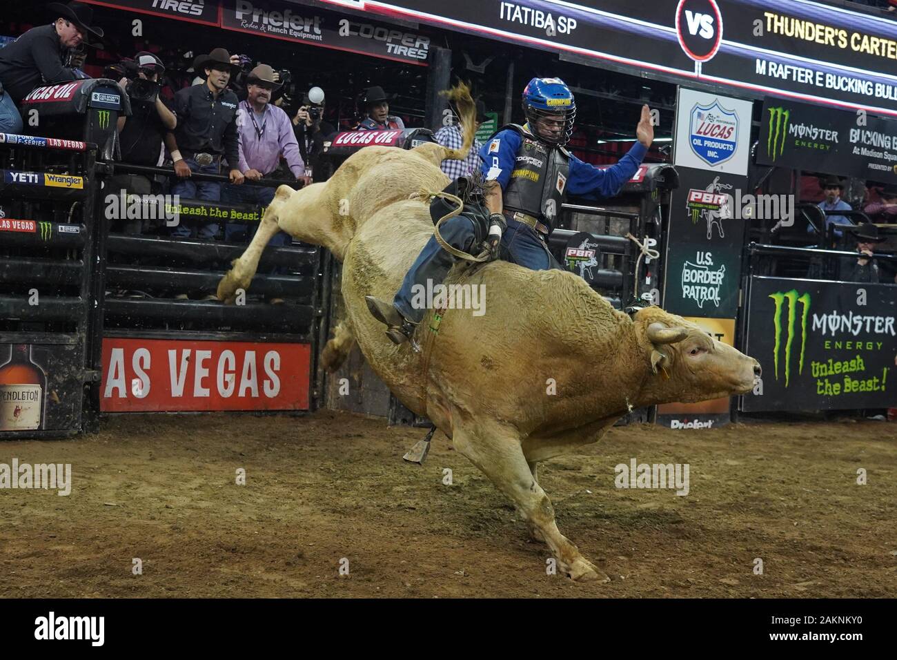 Kaique Pacheco rides Thunder's Cartel during the Professional Bull ...