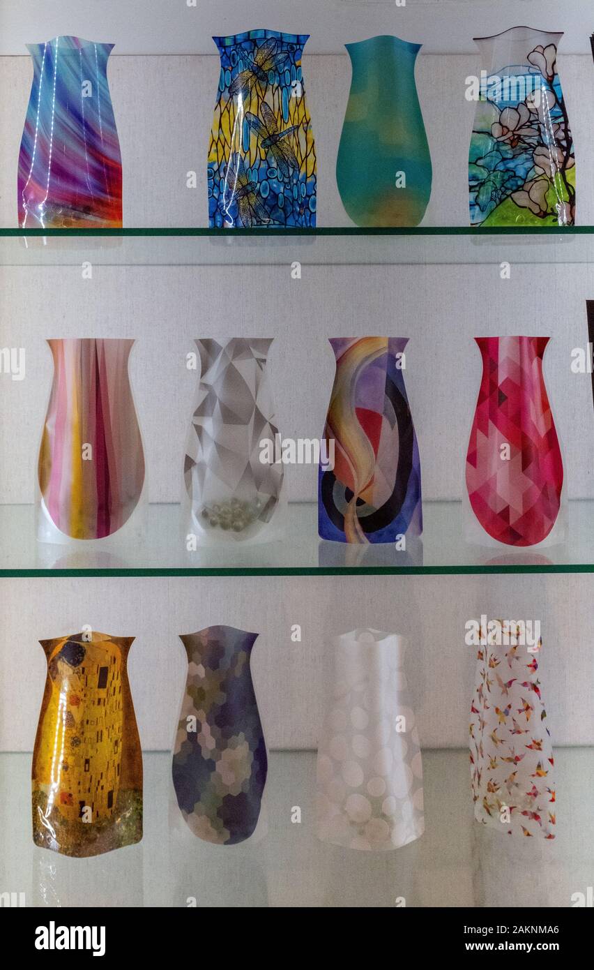 Modgy expandable vases hi-res stock photography and images - Alamy