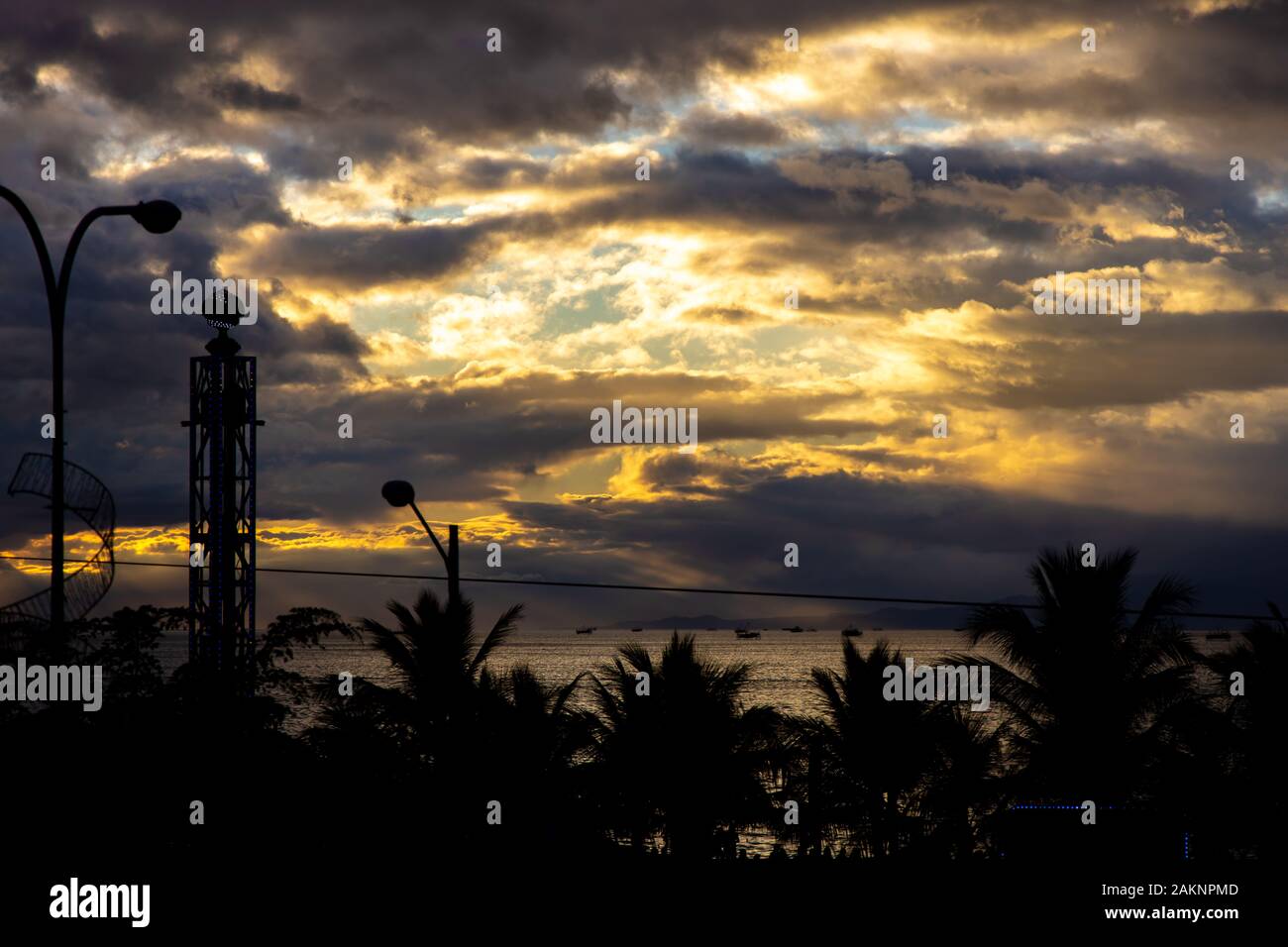 Beautiful sunset at Manila Bay, Philippines Stock Photo - Alamy