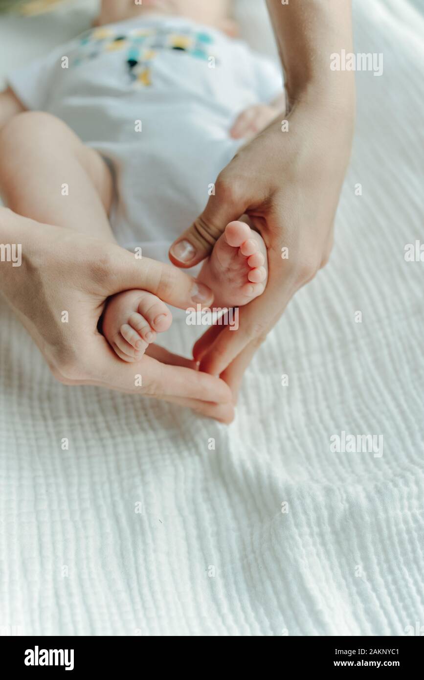 Newborn Baby Legs Shake When Stretching at Oscar Loveless blog