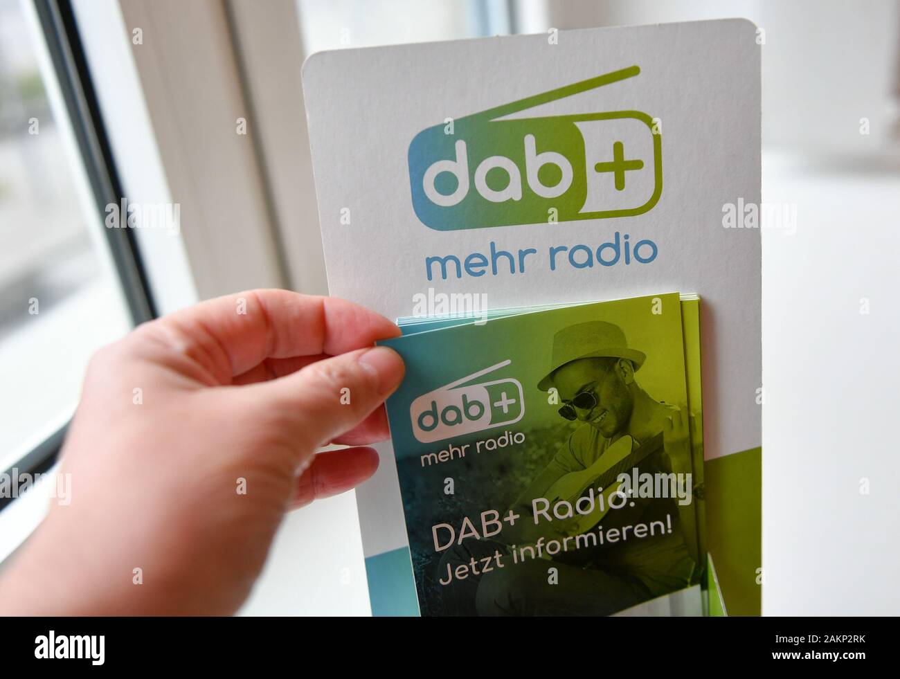 Dab radio 2019 hi-res stock photography and images - Alamy