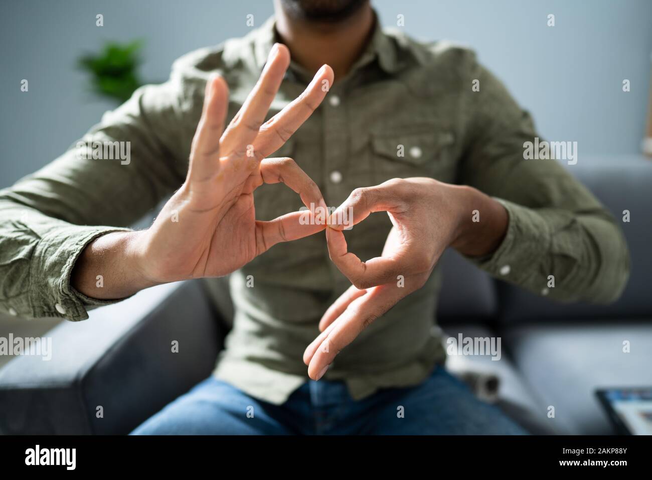 Deaf sign language hi-res stock photography and images - Alamy