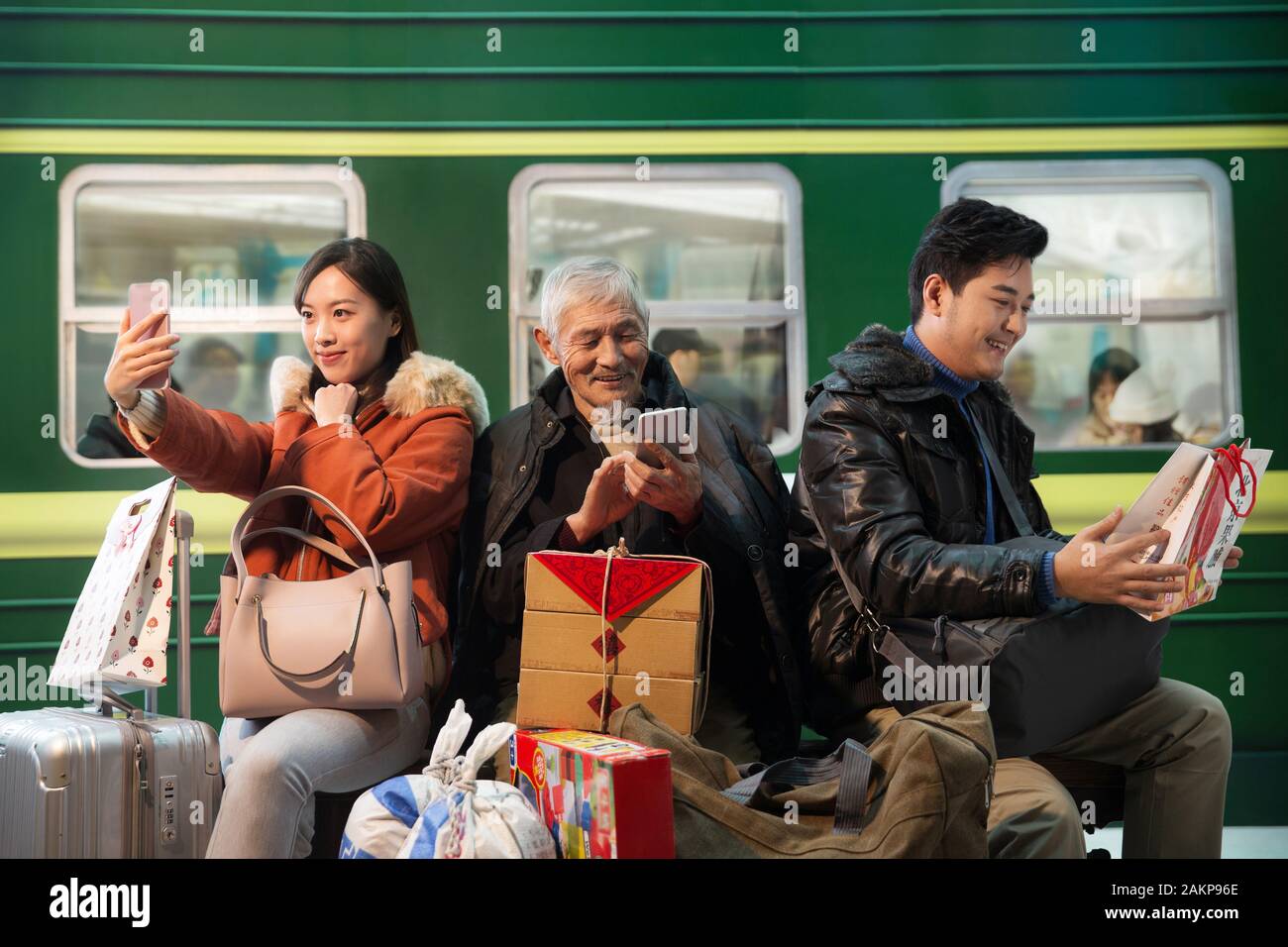 The stage at the train station waiting for passengers Stock Photo - Alamy