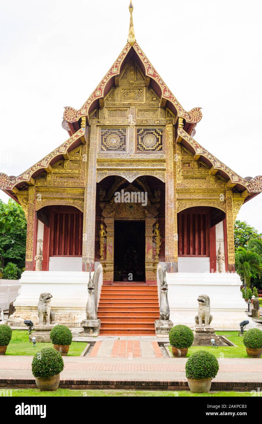 thai style church Stock Photo - Alamy