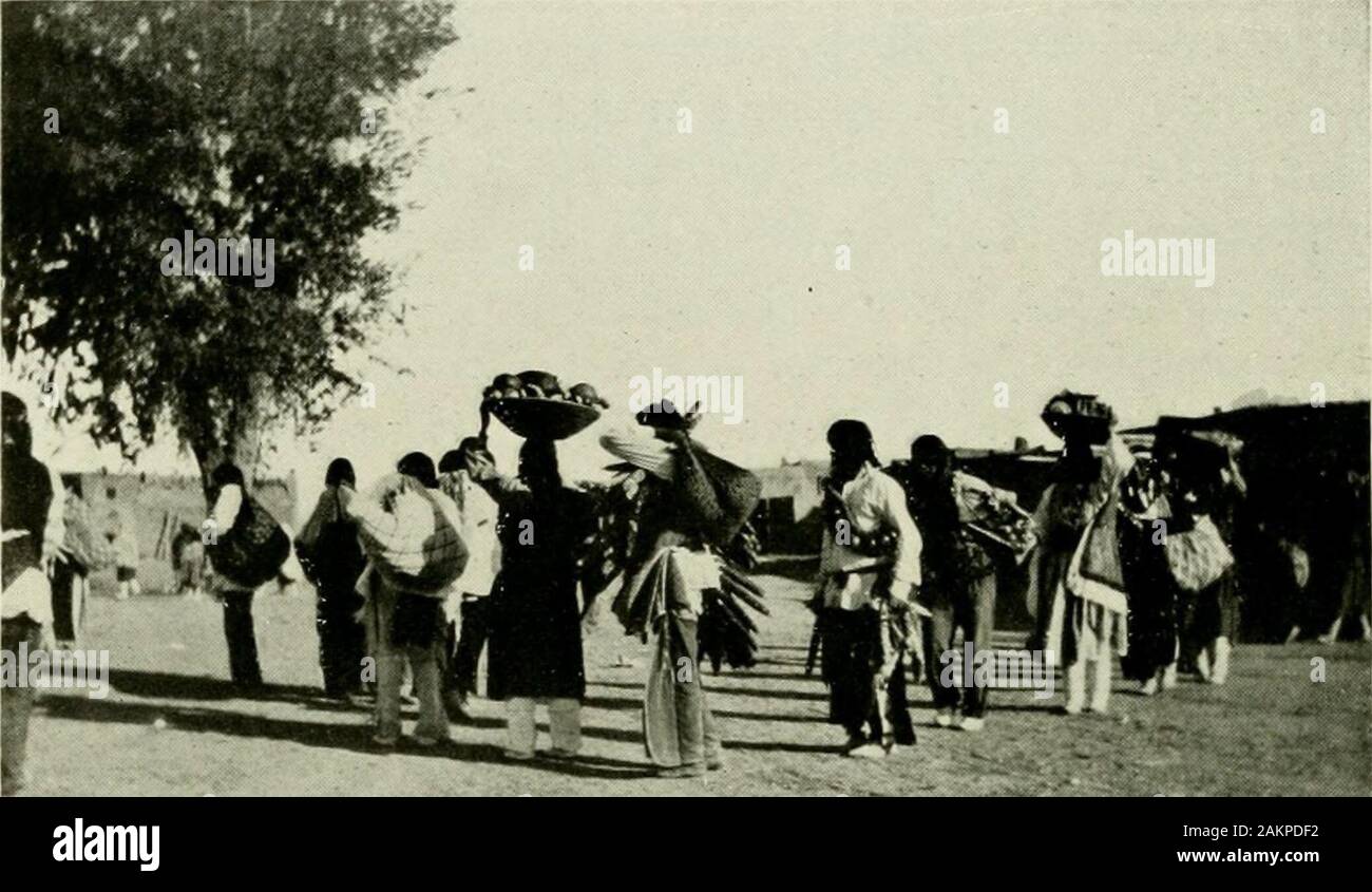 Tewa dancers hi-res stock photography and images - Alamy