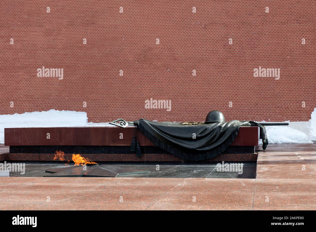 Red square in Moscow, Russia at the tomb of the unknown Stock Photo - Alamy