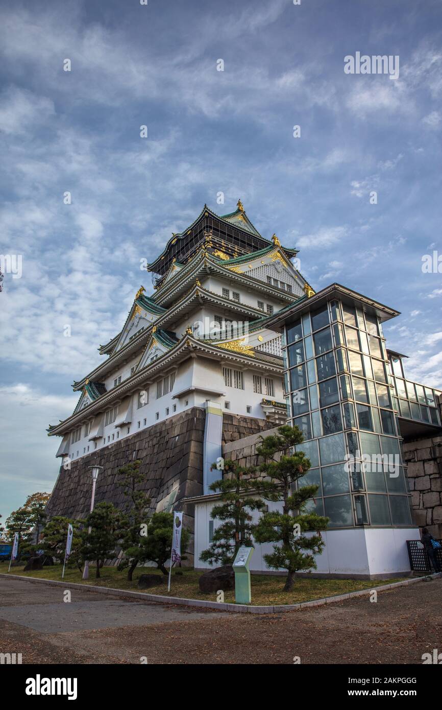 Low wall cabinet hi-res stock photography and images - Alamy