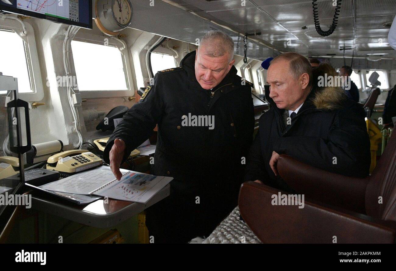 Russian president vladimir putin commander in chief hi-res stock ...