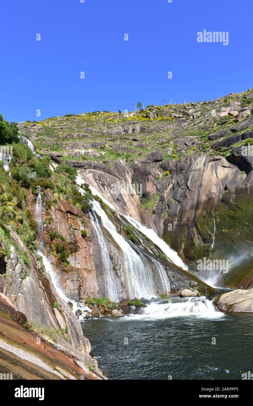 ézaro waterfall hi-res stock photography and images - Alamy