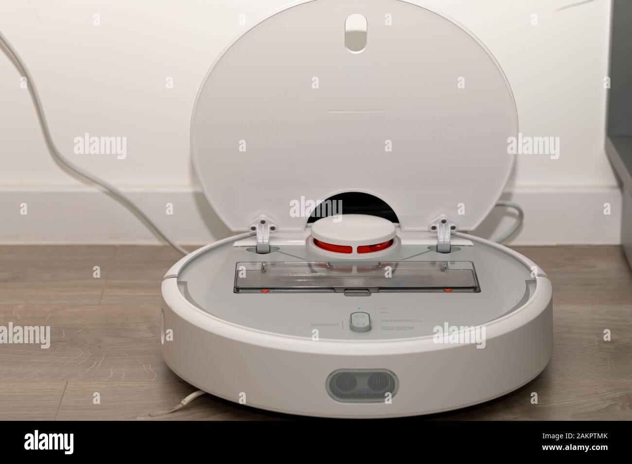 Picture of an automatic intelligent robotic hoover Stock Photo - Alamy
