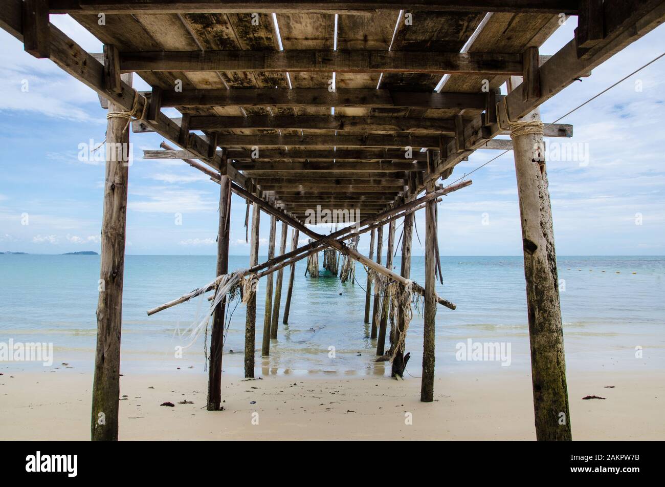 Bridge on beach hi-res stock photography and images - Alamy