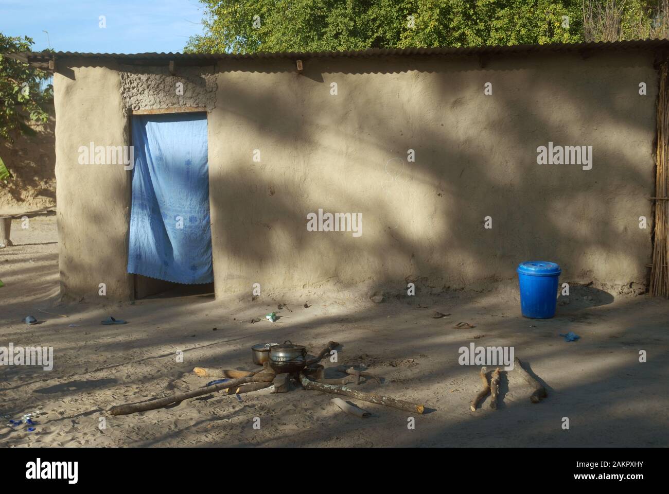 Mud building sheet hi-res stock photography and images - Alamy