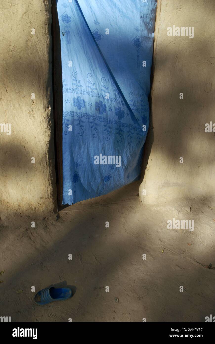 Mud building sheet hi-res stock photography and images - Alamy