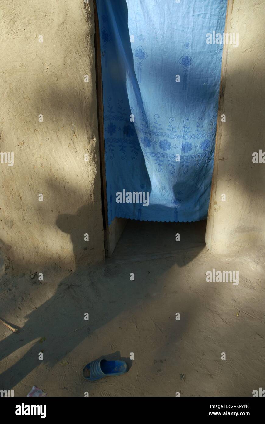 Mud building sheet hi-res stock photography and images - Alamy