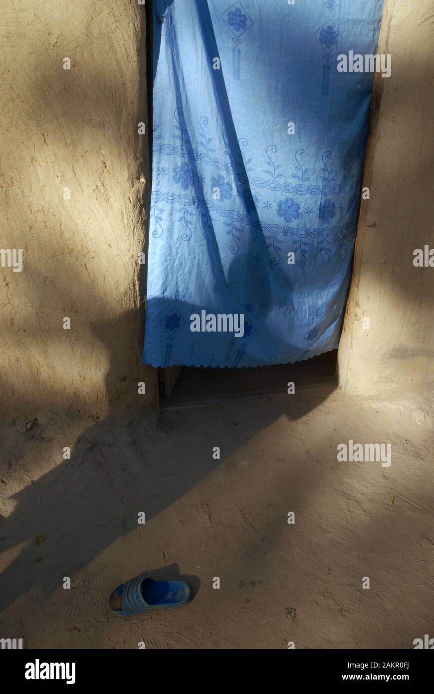 Mud building sheet hi-res stock photography and images - Alamy