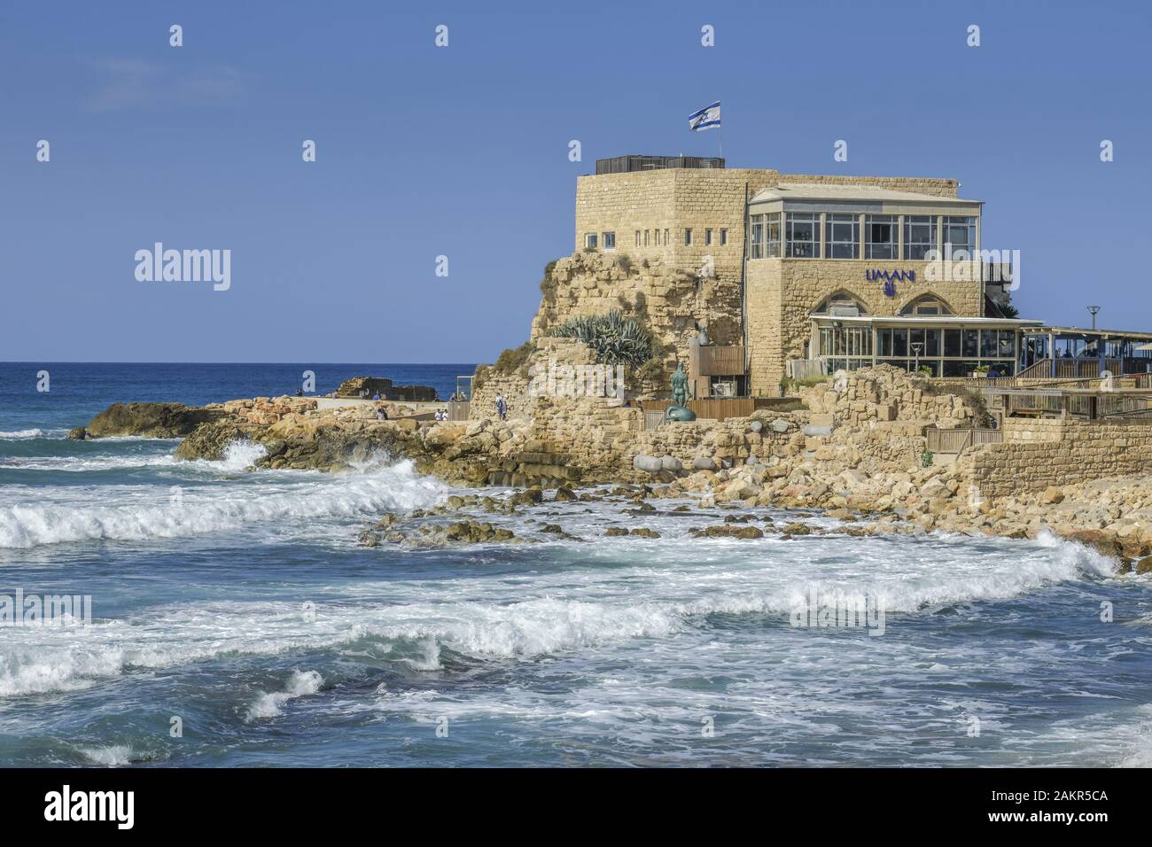 Hafengebäude mit Restaurant, Caesarea, Israel Stock Photo - Alamy