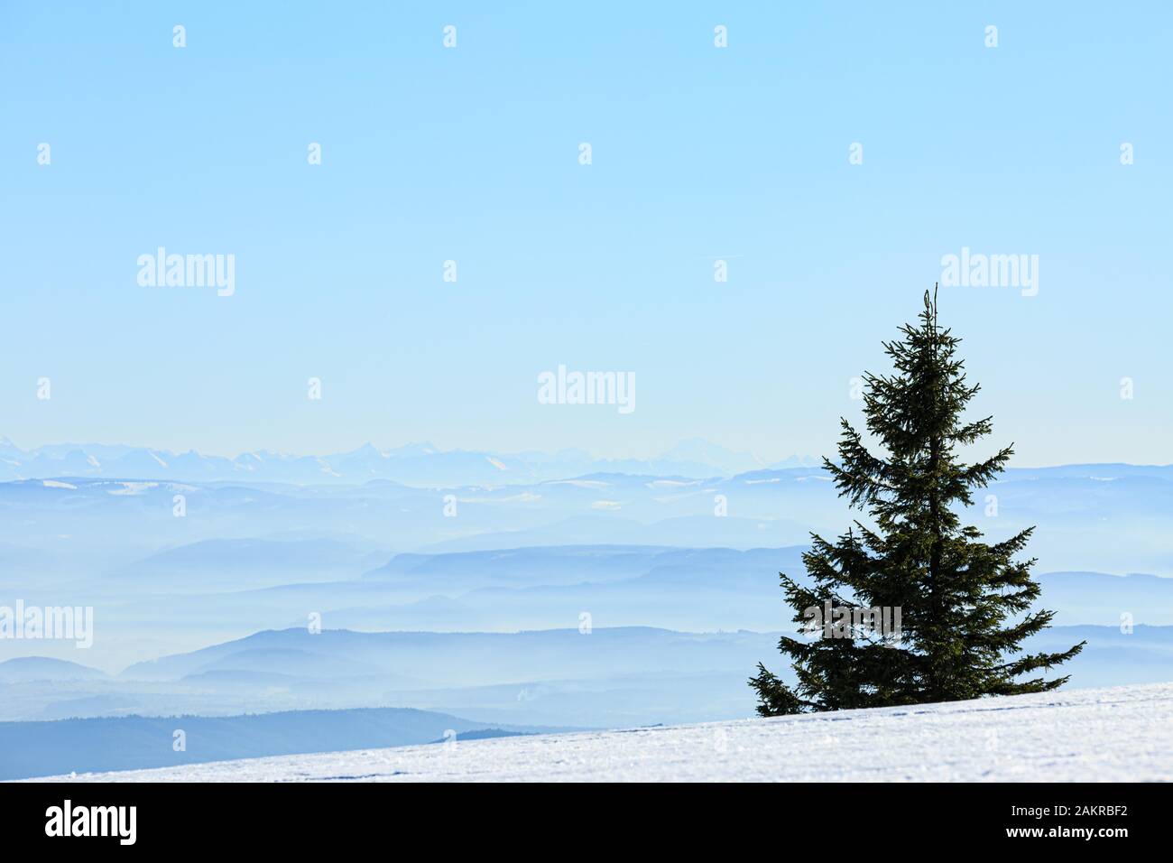 Chain of mountain ranges hi-res stock photography and images - Alamy