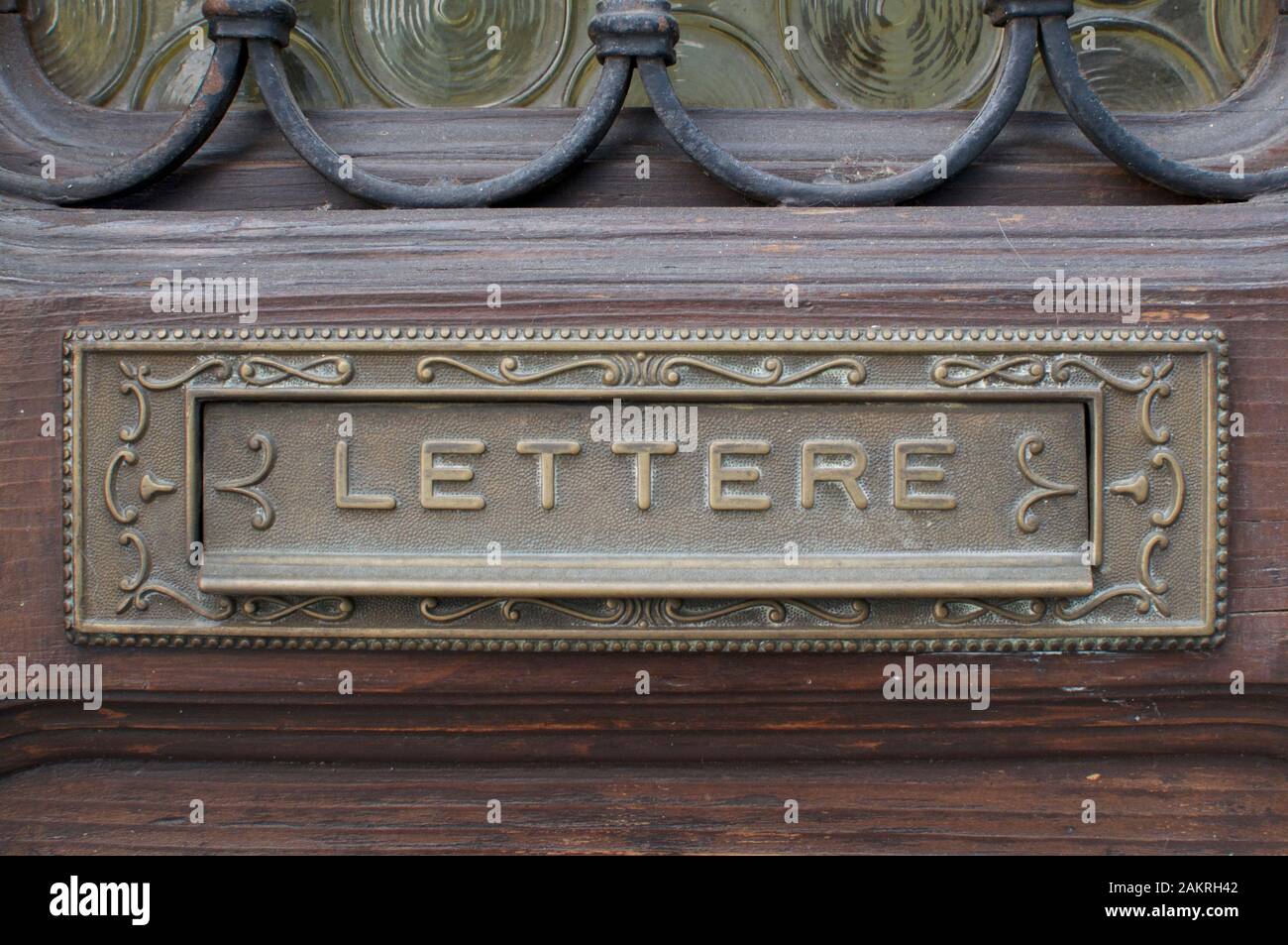 Old fashioned mail box hi-res stock photography and images - Alamy