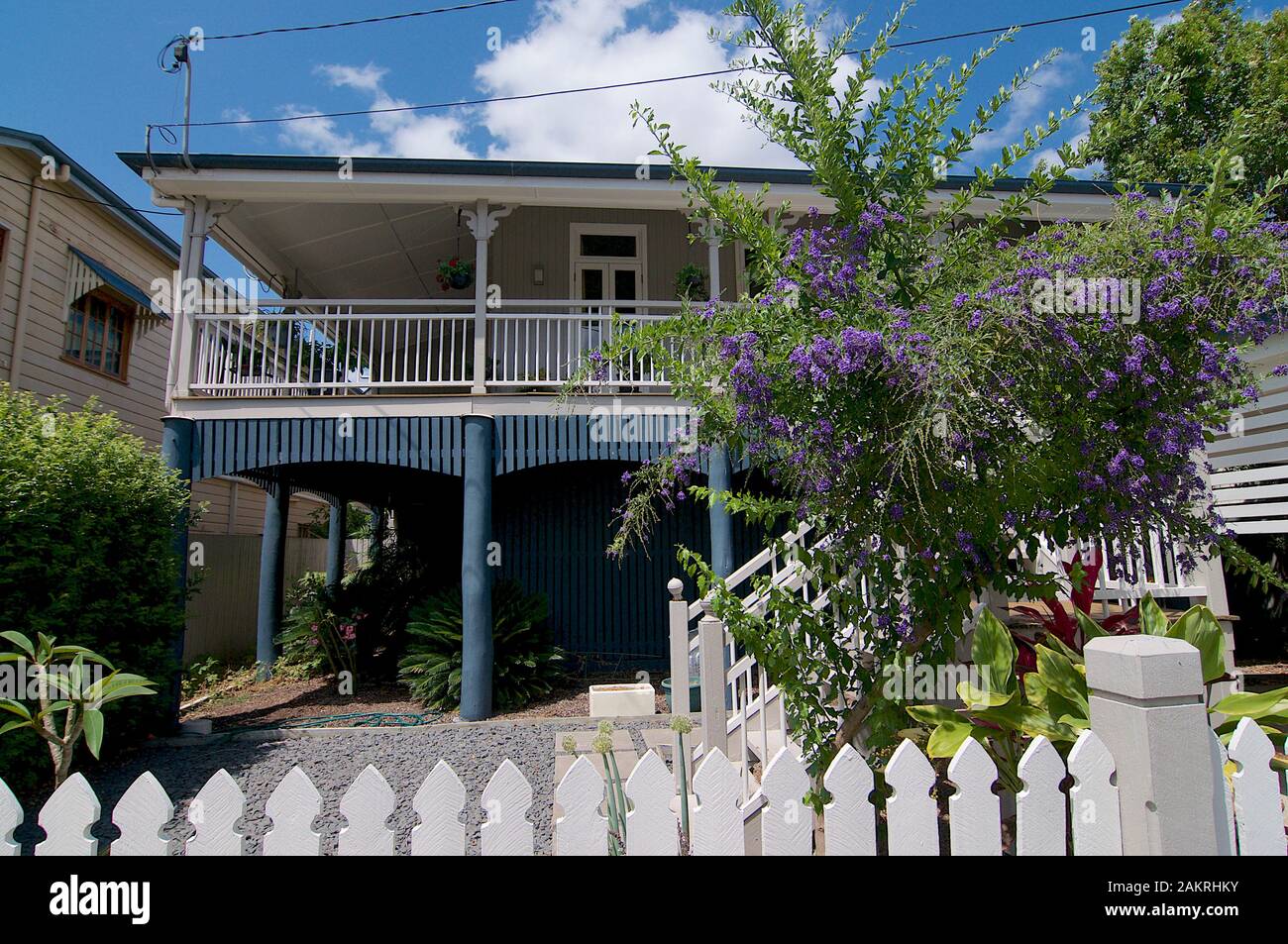 Australian architecture house veranda hi-res stock photography and ...