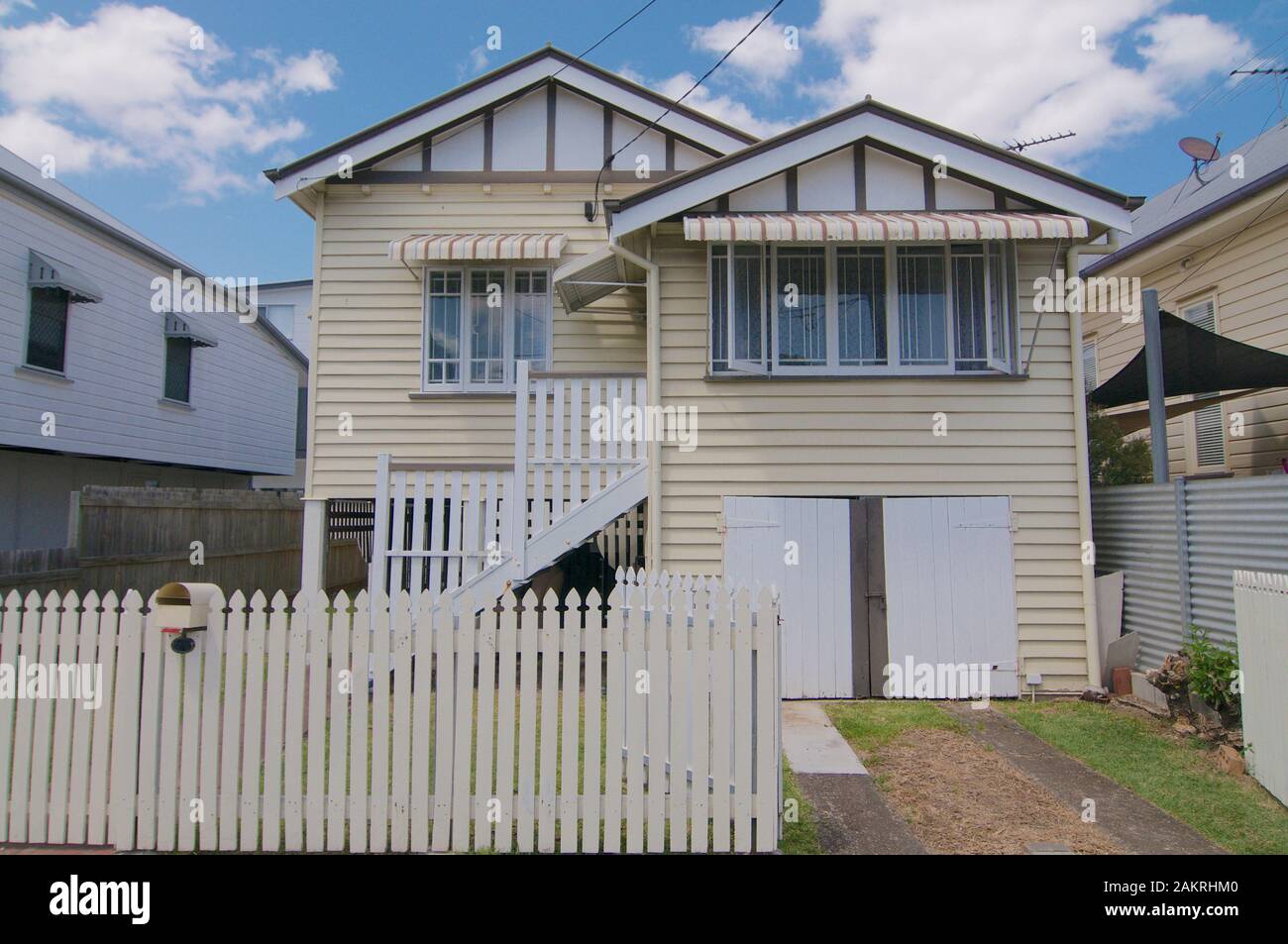 Australian architecture house veranda hi-res stock photography and ...
