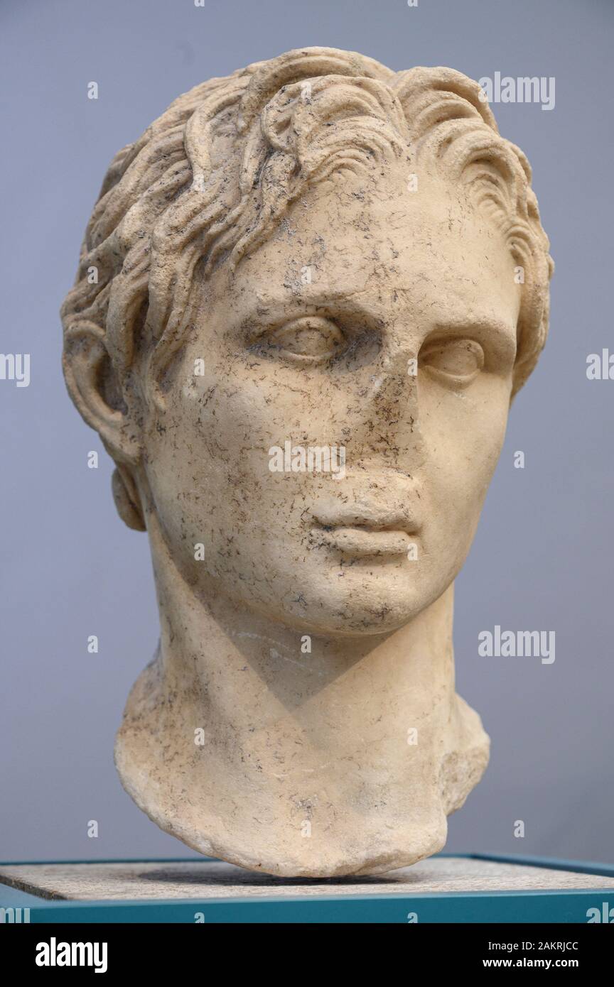 Marble bust of alexander the great hi-res stock photography and images ...