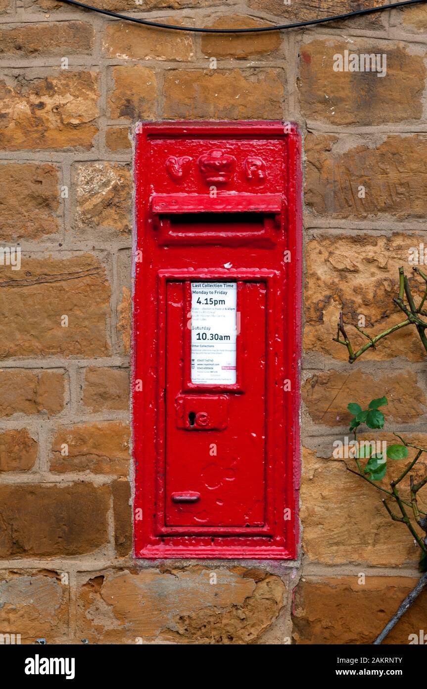 Wall mounted vr postbox hi-res stock photography and images - Alamy