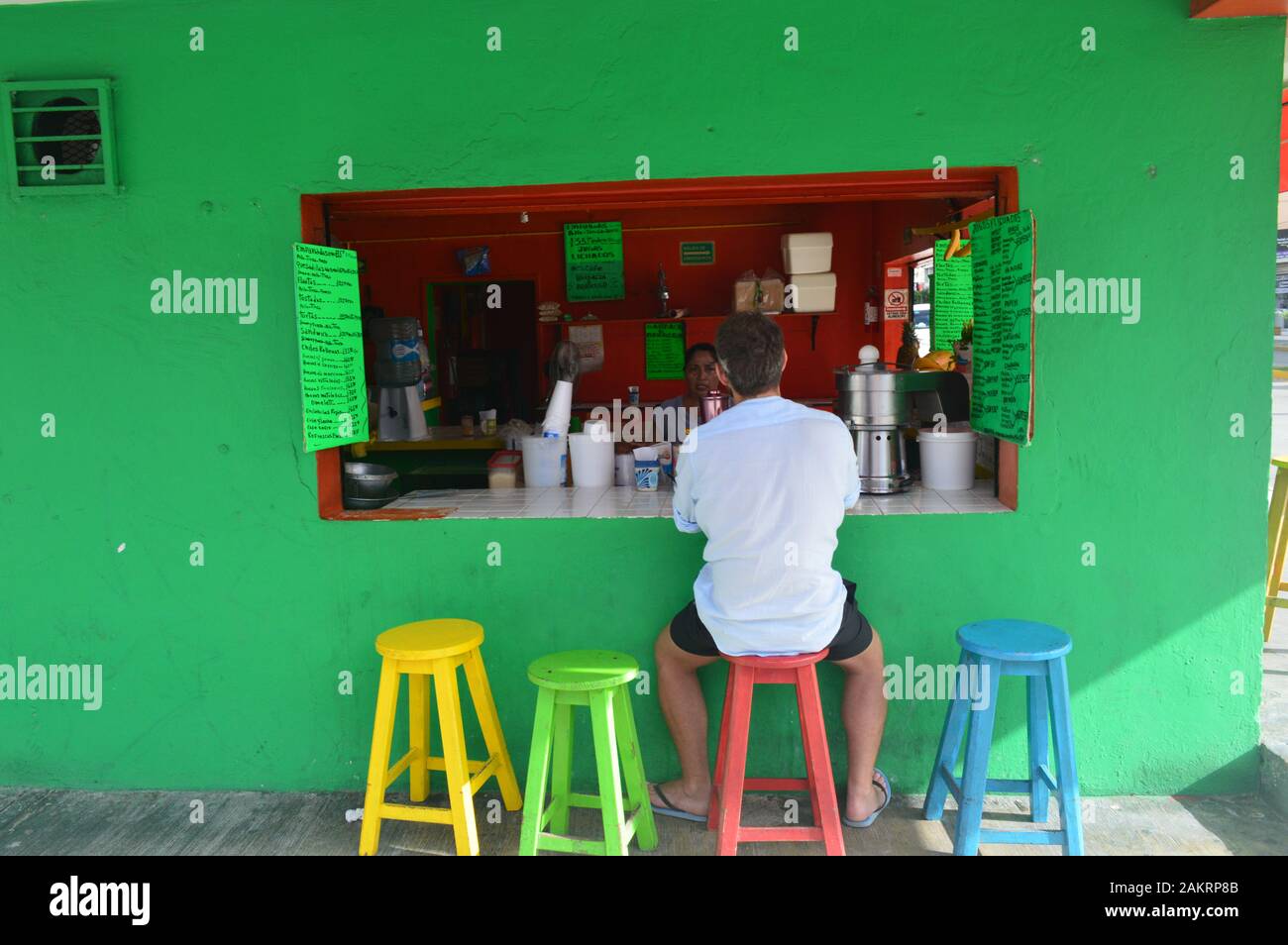 Mexico, Playa del Carmen, bar by beach Stock Photo - Alamy