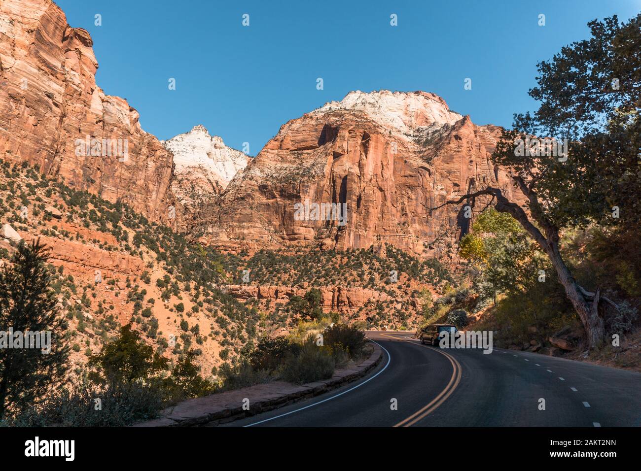 High plateaus, mazes of narrow, deep sandstone canyons and impressive ...