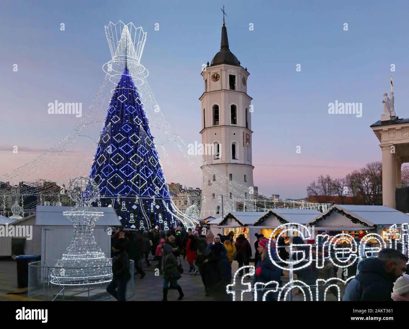Christmas tree people big chess hi-res stock photography and images - Alamy