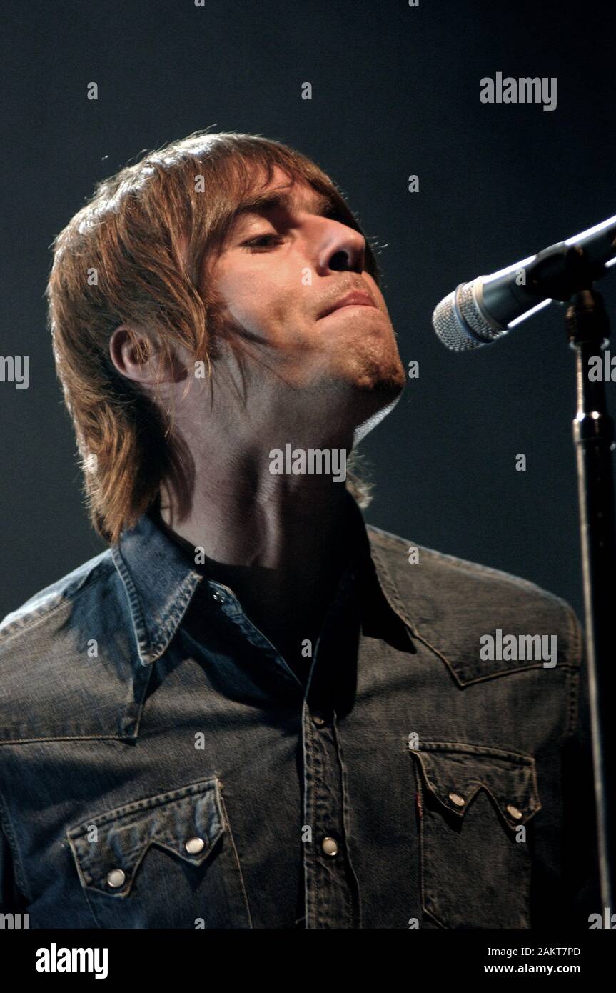 Liam Gallagher 2000 High Resolution Stock Photography and Images - Alamy