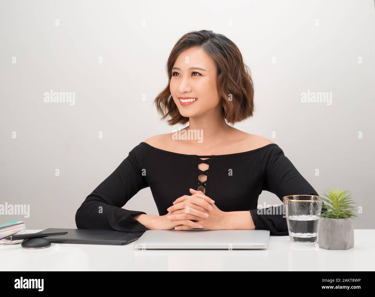 Female editor hi-res stock photography and images - Alamy