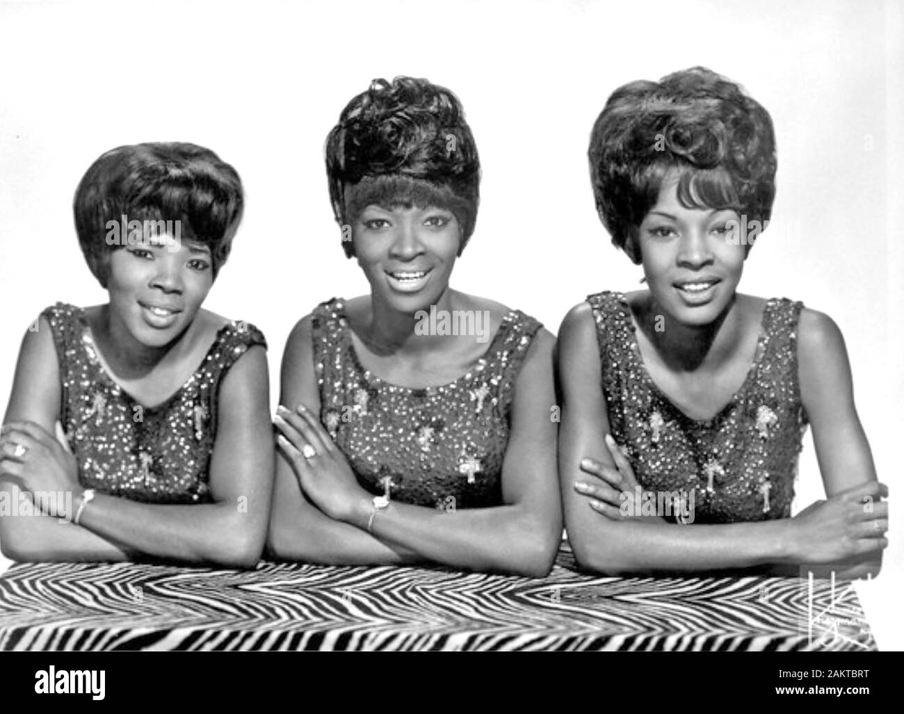 MARTHA REEVES AND THE VANDELLAS Promotional photo of American girl ...