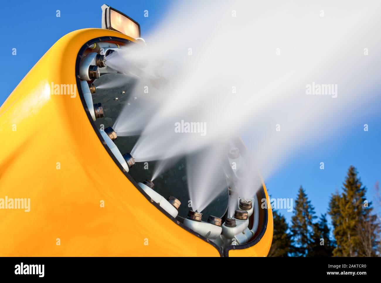 Machine snow hi-res stock photography and images - Alamy