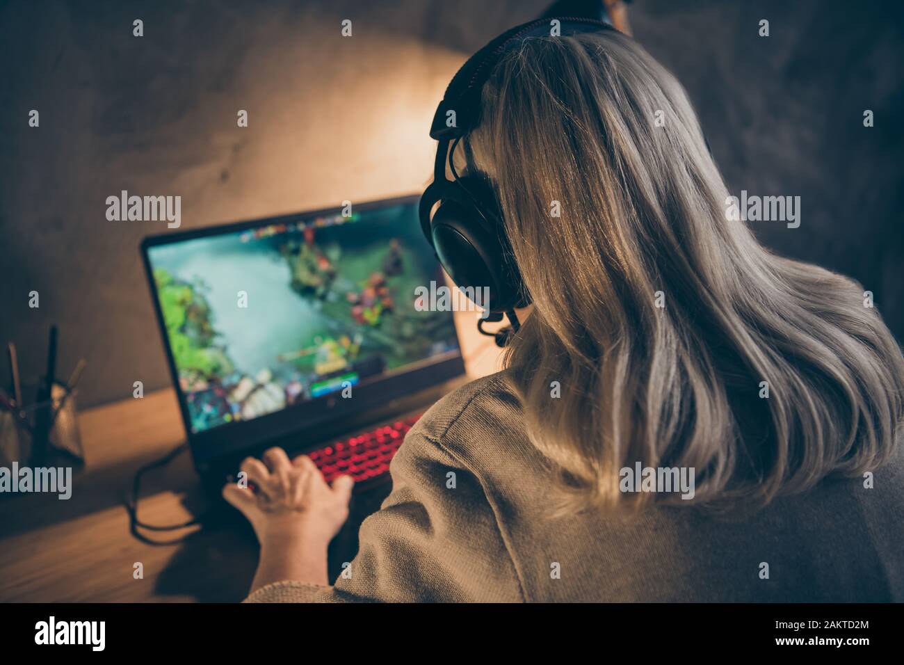 Close-up rear back behind view of her she nice skilled professional ...