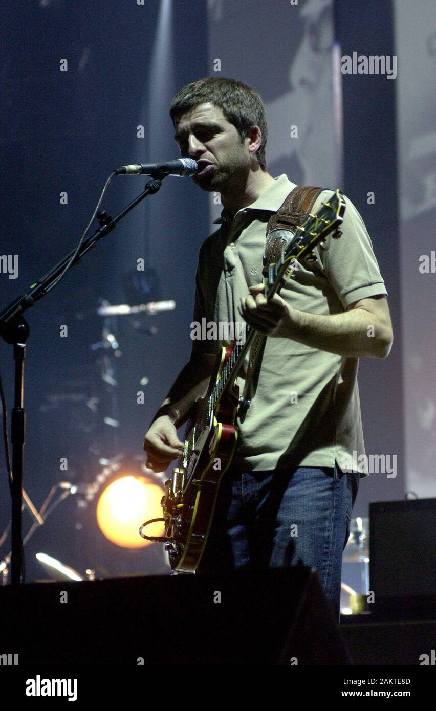 Gem archer with guitar hi-res stock photography and images - Alamy