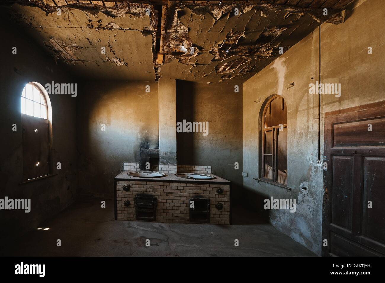 Collapsed floor hi-res stock photography and images - Alamy