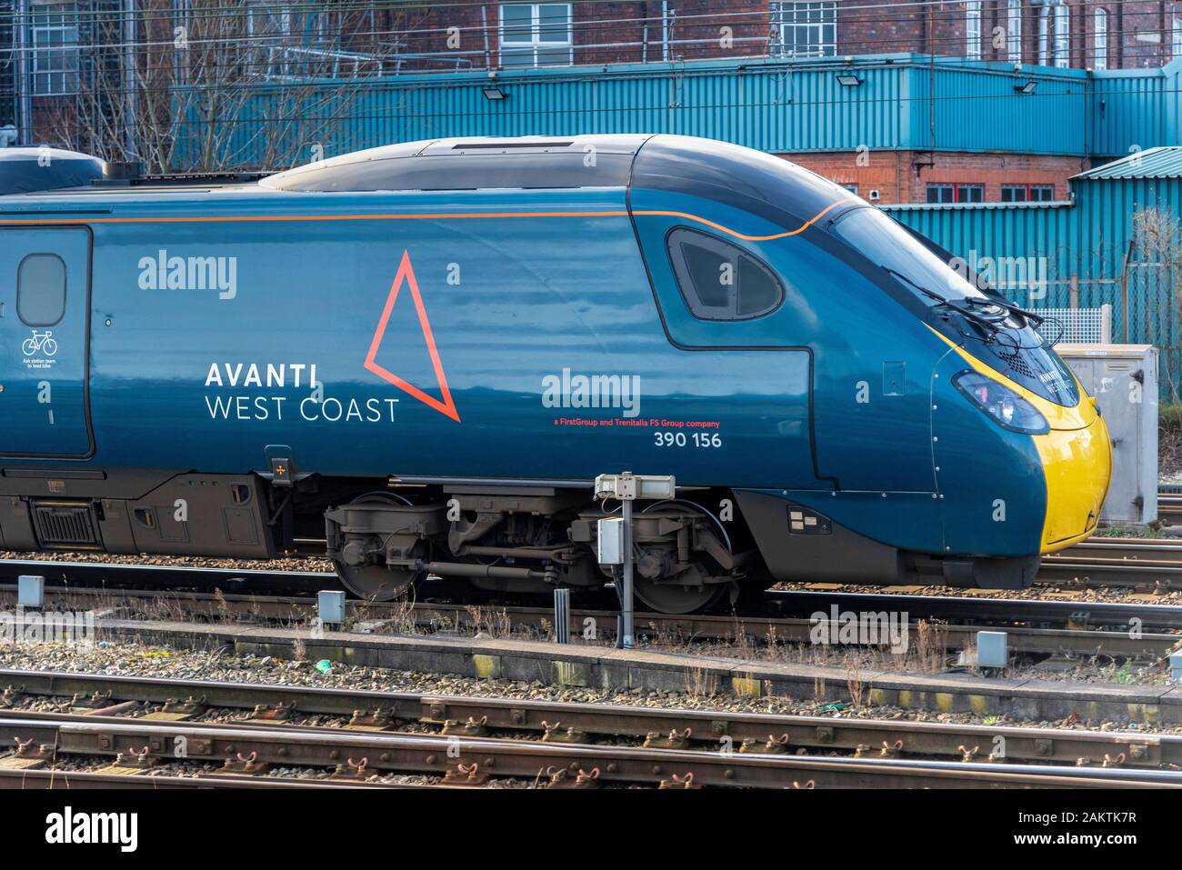 Avanti Pendolino Class390 express passenger tilting train. New Avanti ...